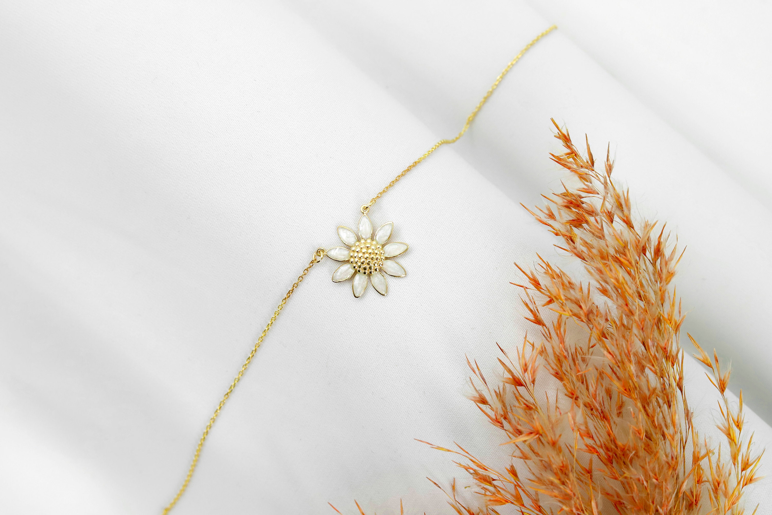 14K Gold Daisy Necklace,gold Flower Pendant,minimalist Gold Daisy ...
