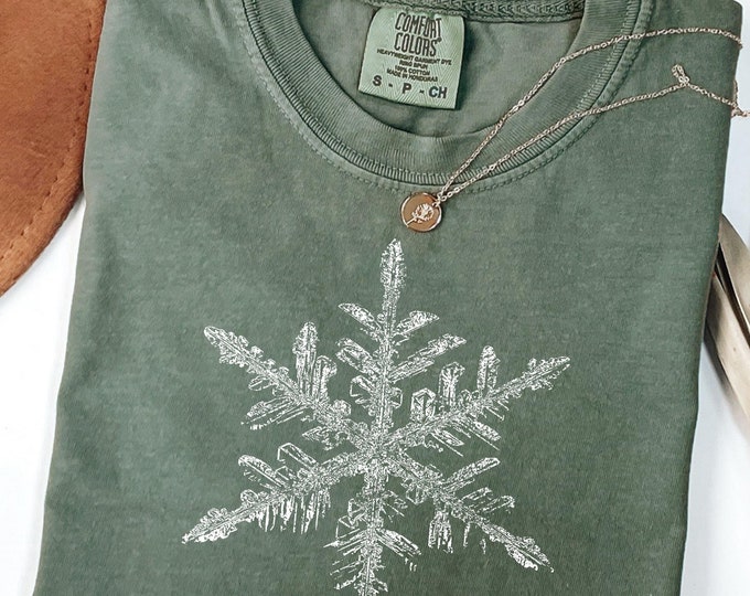 Snowflake Shirt, Christmas Shirt, Holiday Party Shirt, Women Christmas ...