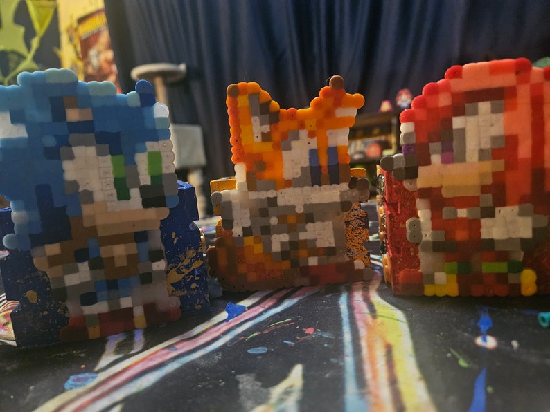 Sonic the Hedgehog Knuckles & Master Emerald Red/gold Wooden Decor Desk ...