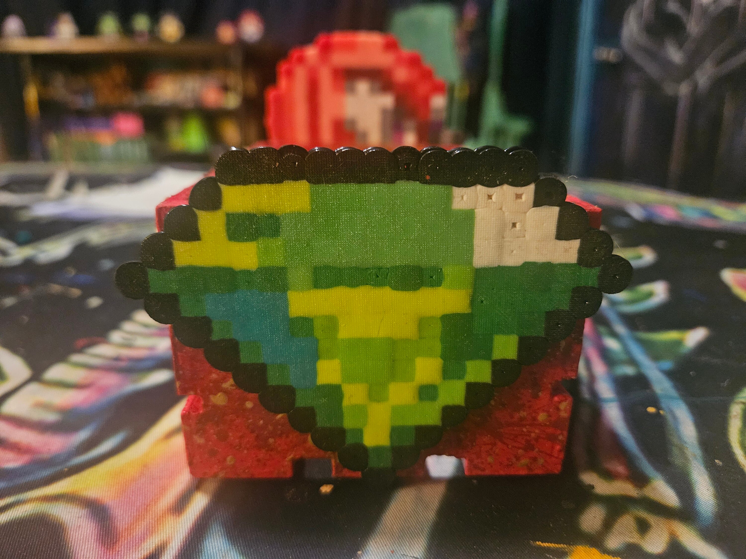 Sonic the Hedgehog Knuckles & Master Emerald Red/gold Wooden Decor Desk ...