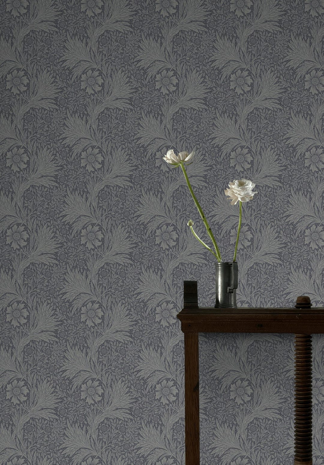 William Morris Mari Gold Ink Wallpaper | Iconic English Floral Wall ...