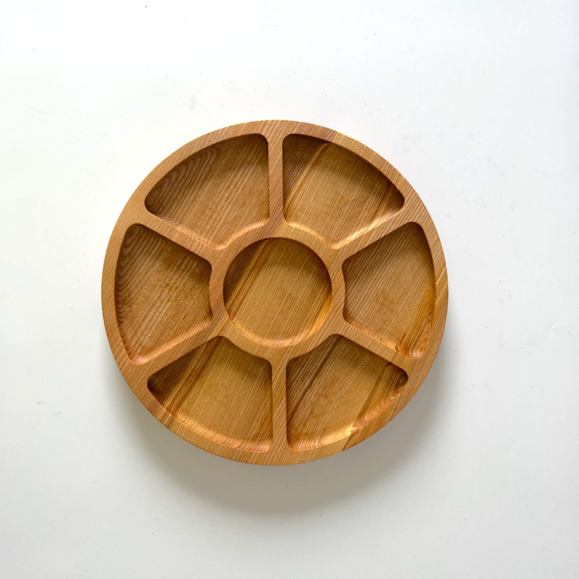 Round Wooden Platter Charcuterie Board Table Centrepiece Cheeseboard - Etsy