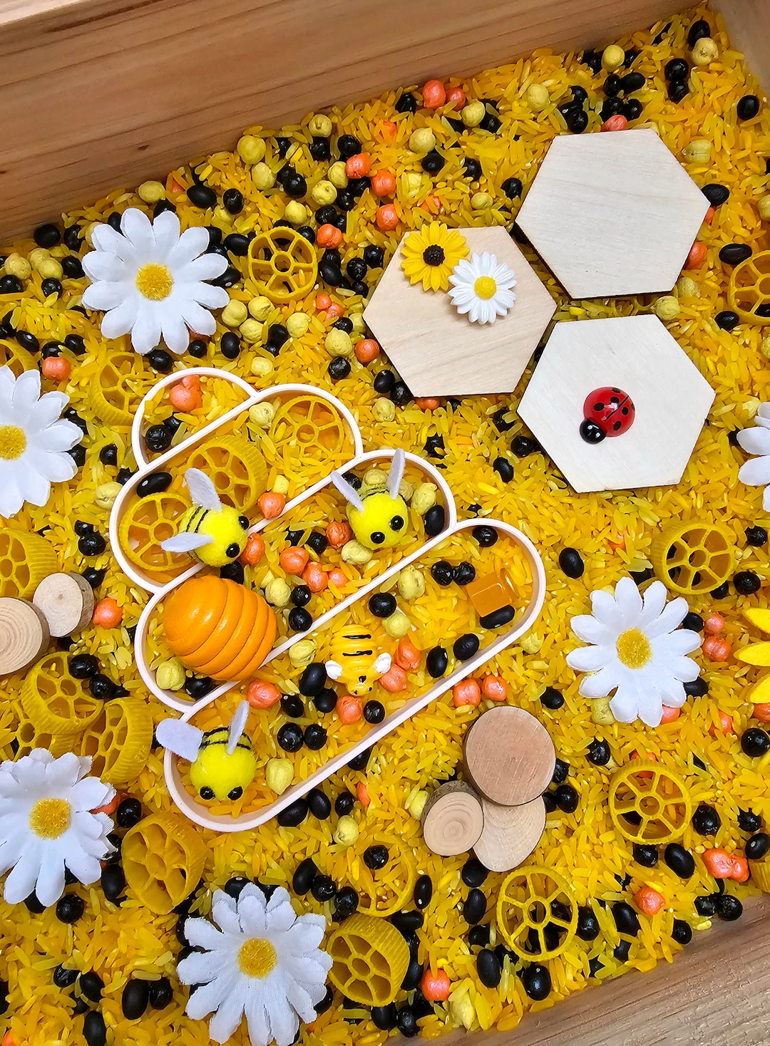 Bee Sensory Pour and Play - Etsy Australia