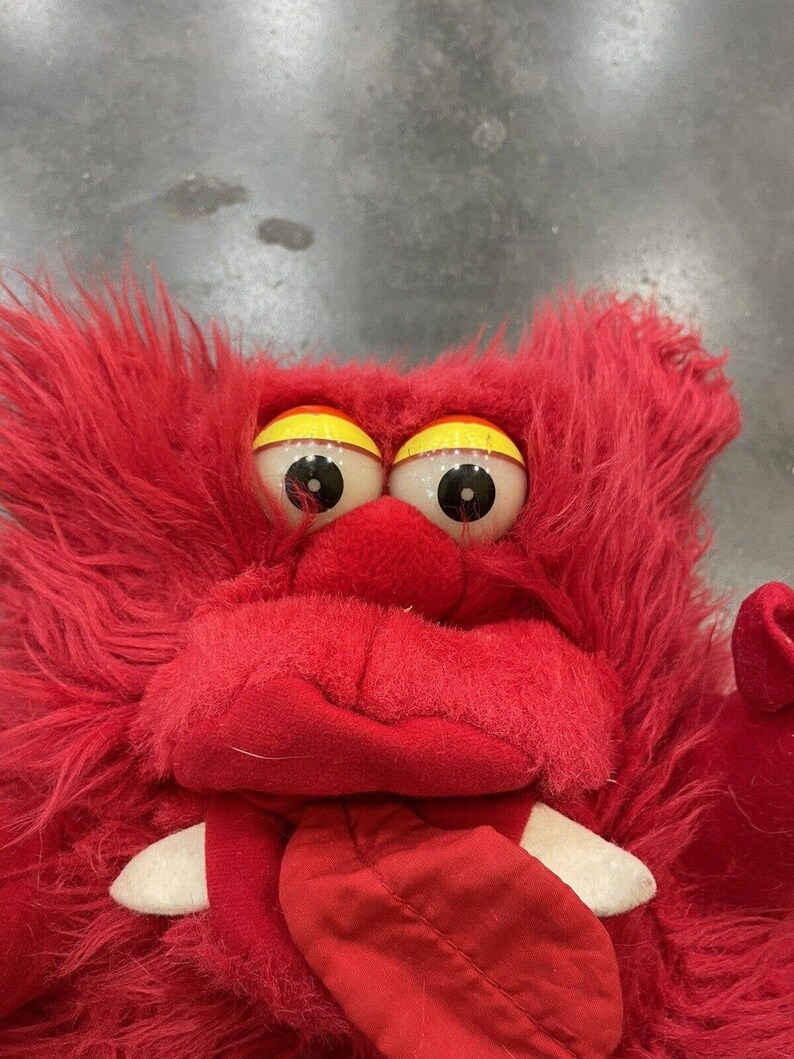 Vintage Yangjee Raz Furbles Red Plush Monster Hand Puppet Fun 14 1987 ...
