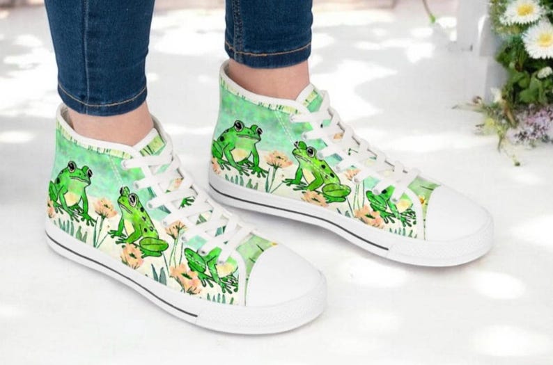 Frog Women's Sneakers, Bullfrog Artwork Design, Cute High Top Shoes ...