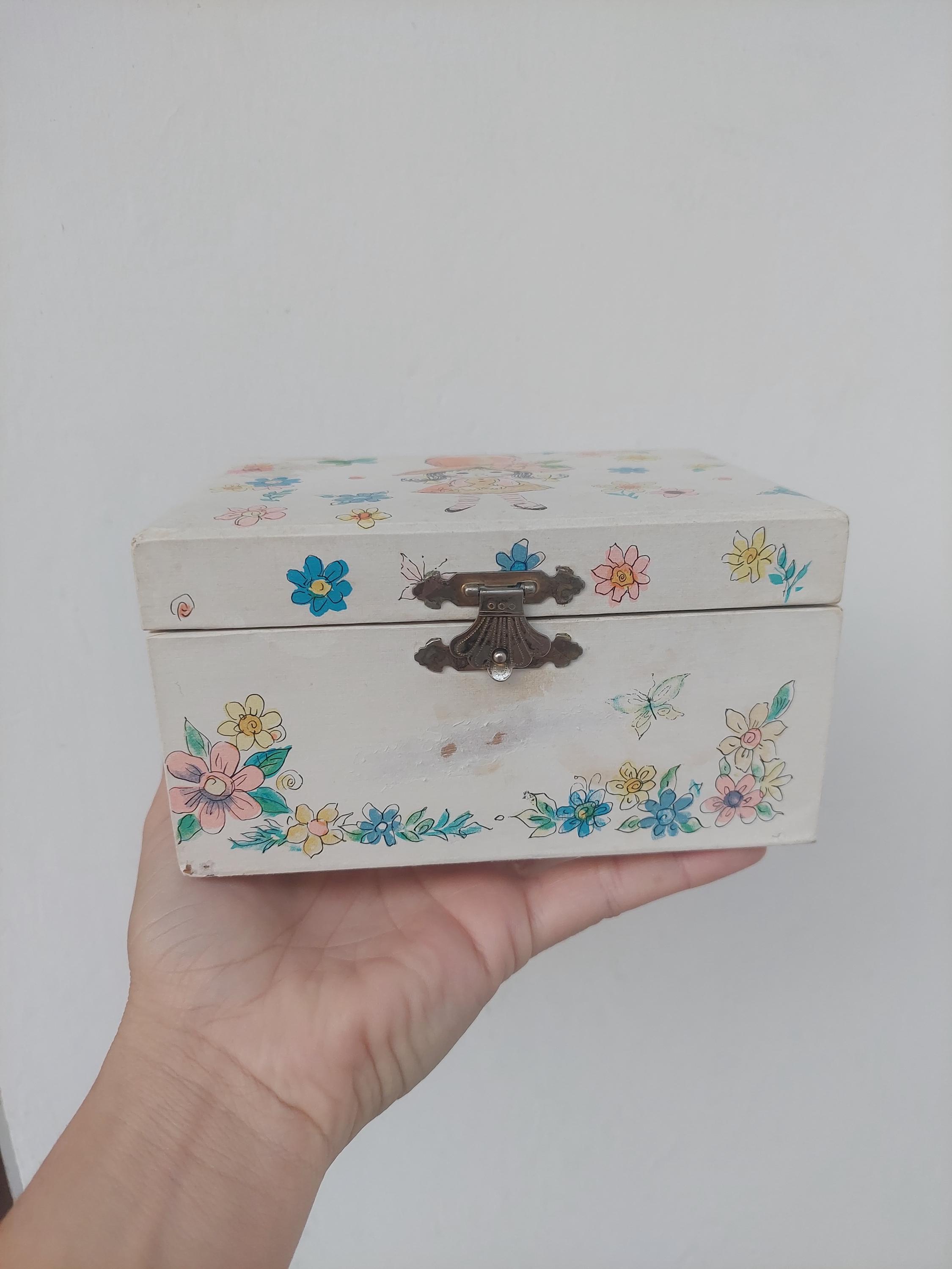 Vintage 1976 LAUREL Music Box | Made in Japan | Strawberry Shortcake ...