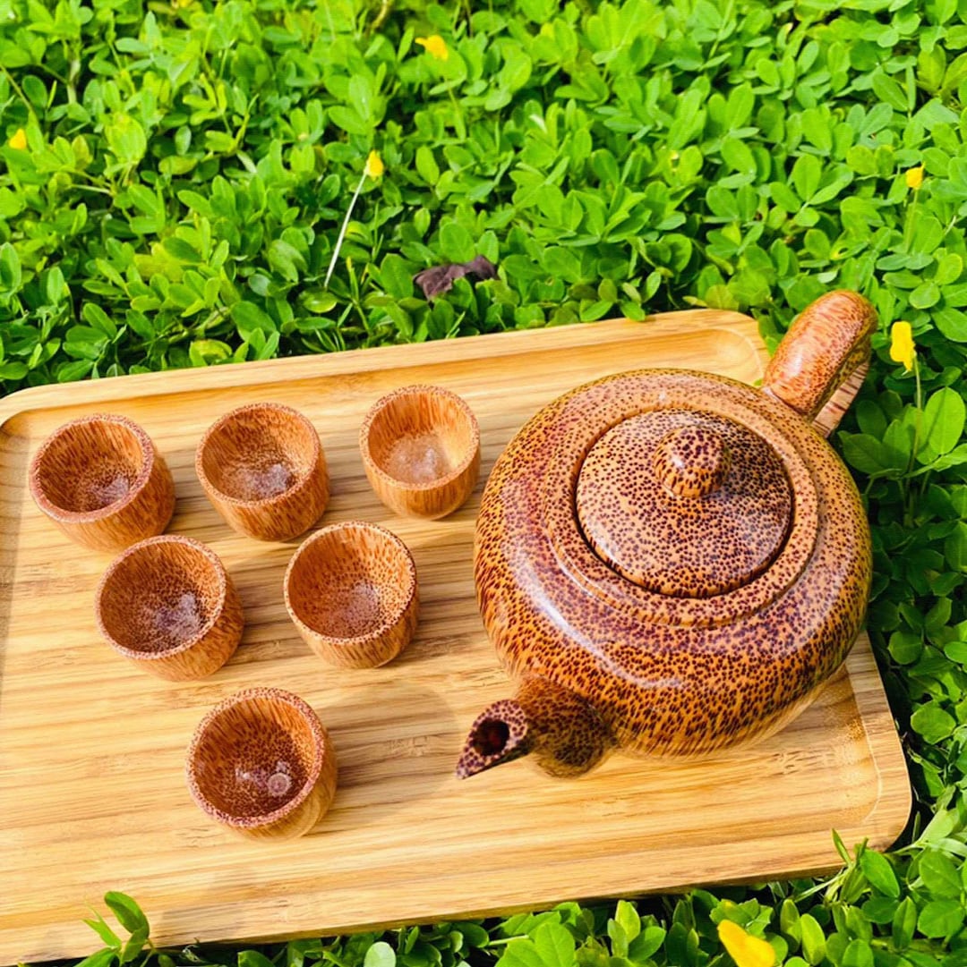Set of Coconut Wood Tea Pots, Plates of Coconut Wood Includes Teapots ...