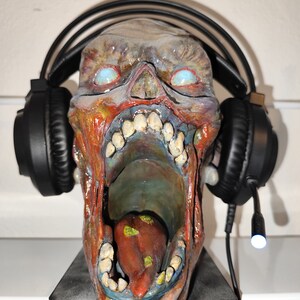 Hand-painted Zombie Head Unique Headphones Stand Halloween Decoration ...