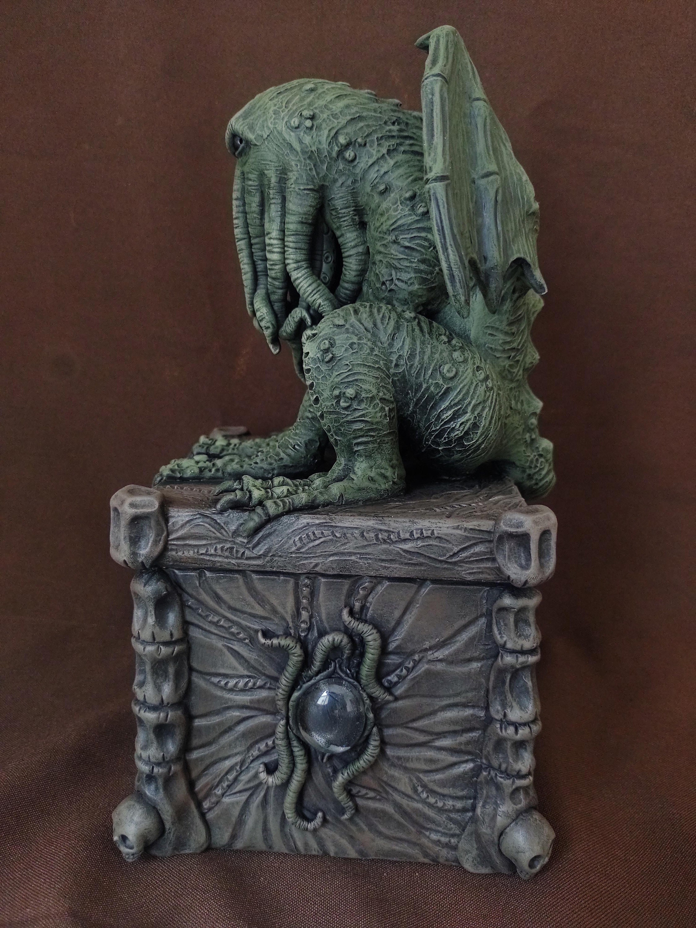 Figura De Cthulhu En Altar, Mini Caja Altar Del Dios Primigenio Cthulhu ...