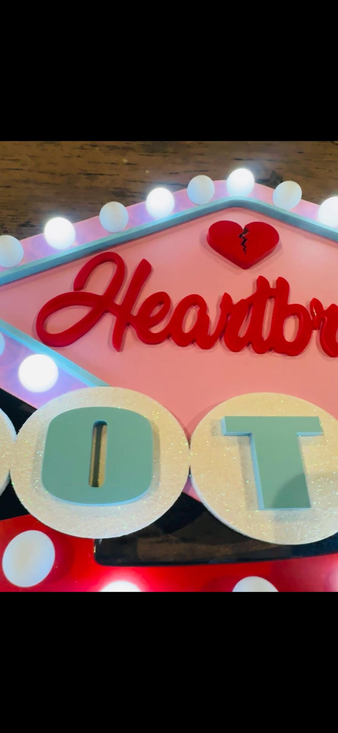 Heartbreak Hotel Valentine’s Day Marquee Sign | Retro Lighted Valentine ...