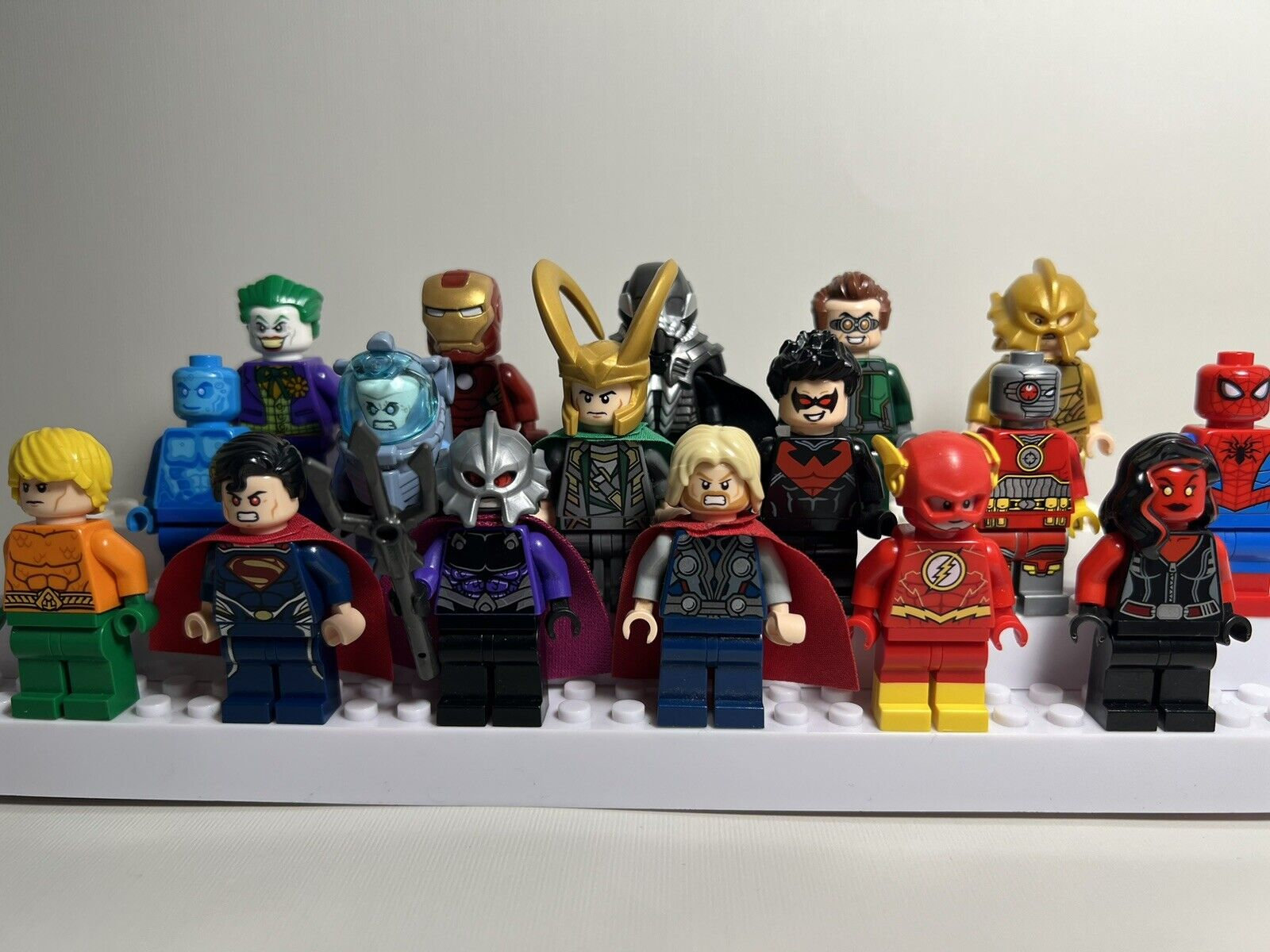 Lego Superheroes Minifigure Random Mystery (1 Figure per Order) Marvel ...