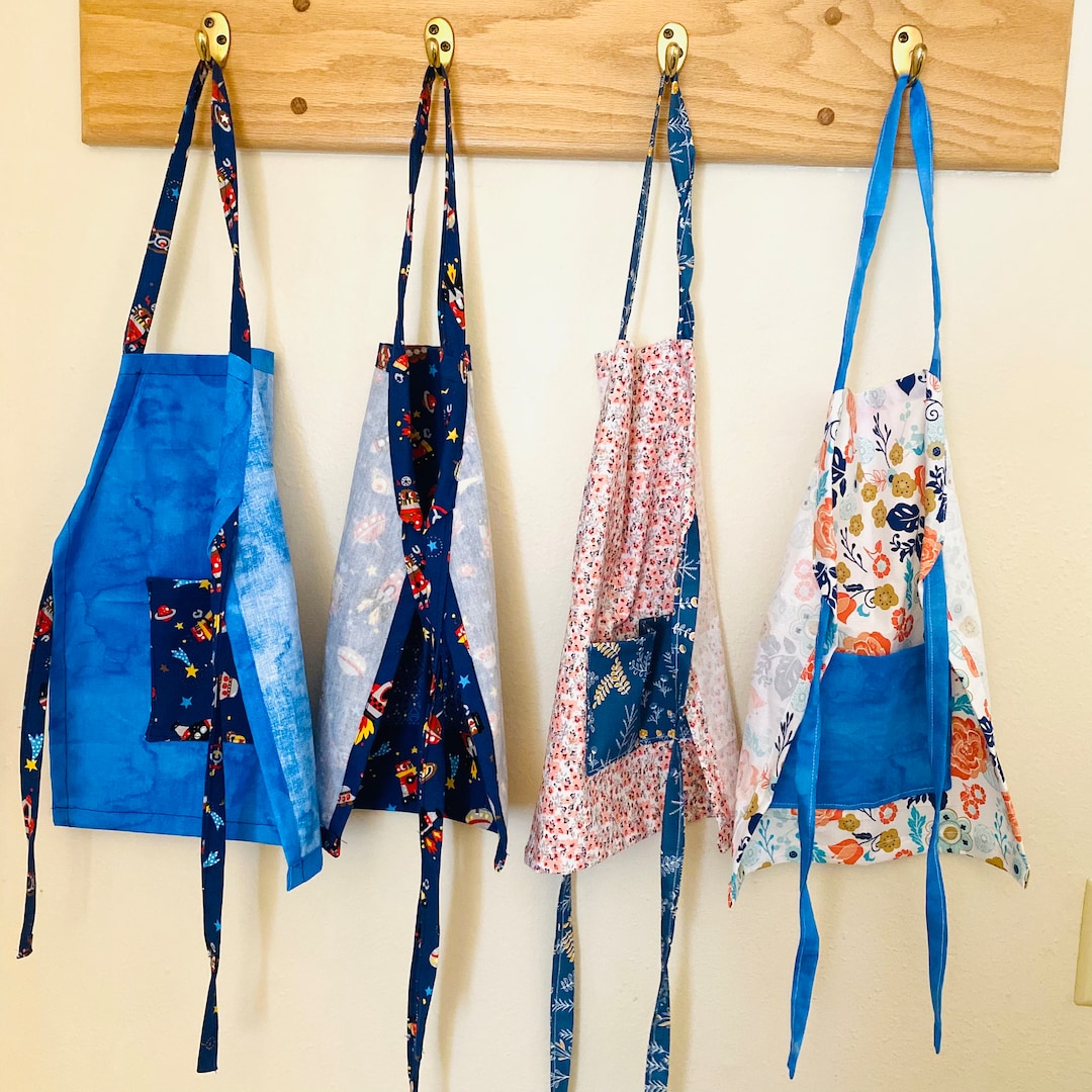 Kids Aprons,boys and Girls Aprons, Adjustable Strap Aprons , Size 2-4 ...