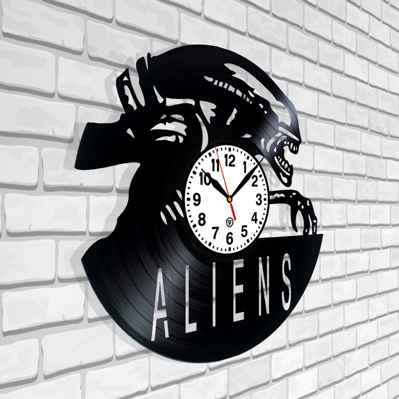 Aliens Vinyl Wall Clock Sci-fi Fan Decor, Unique Xenomorph Gift ...