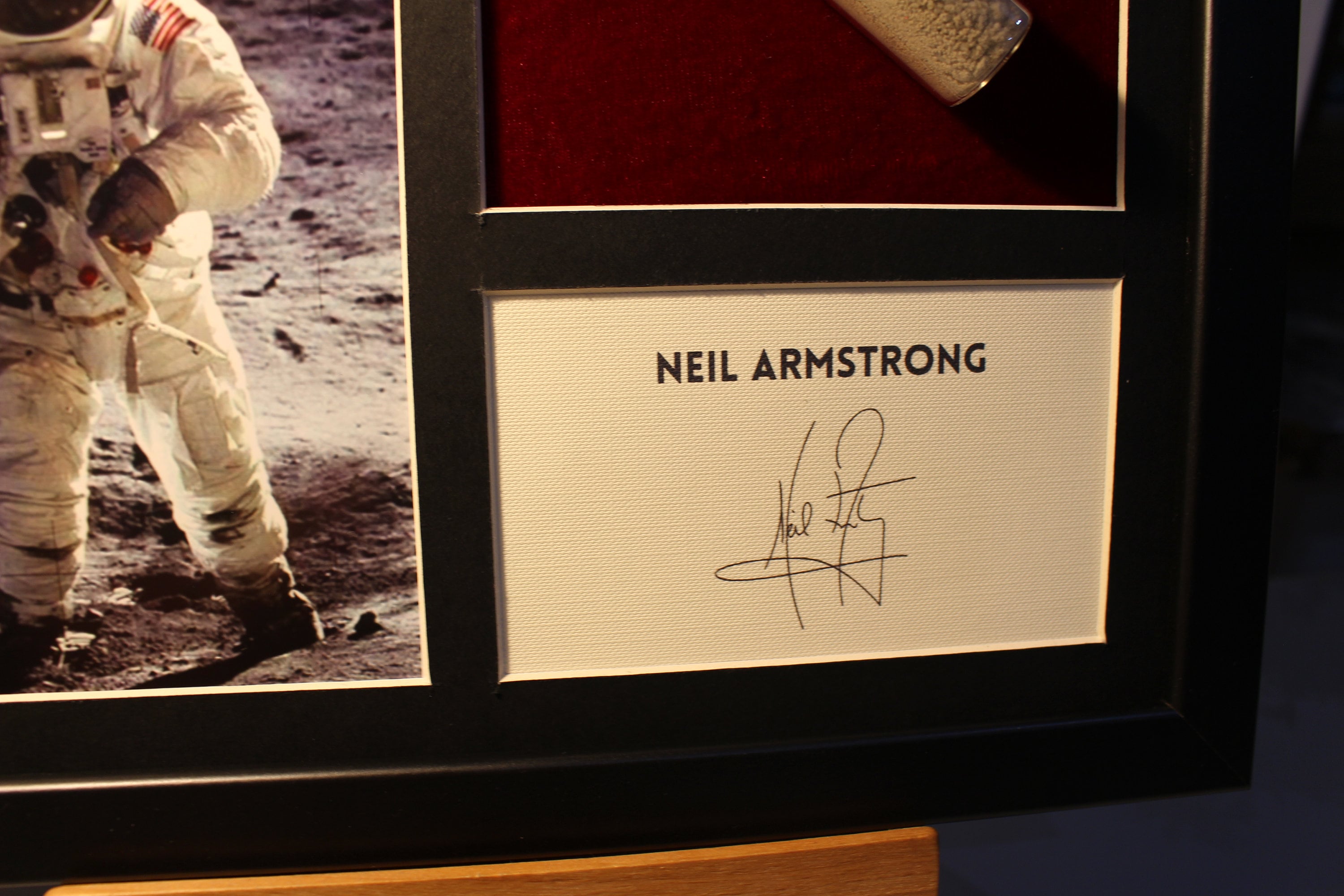 NEIL ARMSTRONG AUTOGRAPH + Piece of the Moon- the Apollo 11 Mission ...