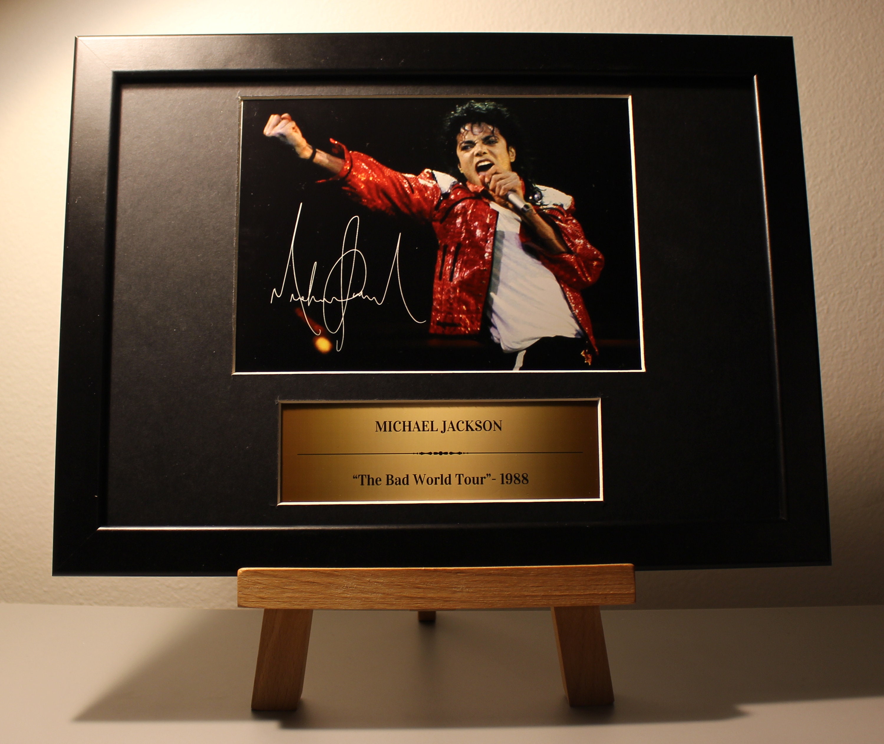 MICHAEL JACKSON AUTOGRAPH in Black Wooden Frame- A4 / Elegant Display ...