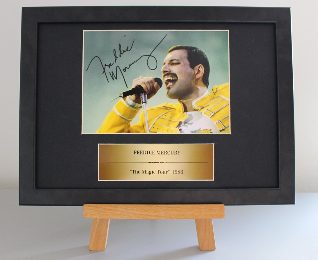 FREDDIE MERCURY AUTOGRAPH- Wooden Frame A4 / - "queen" Memorabilia ...