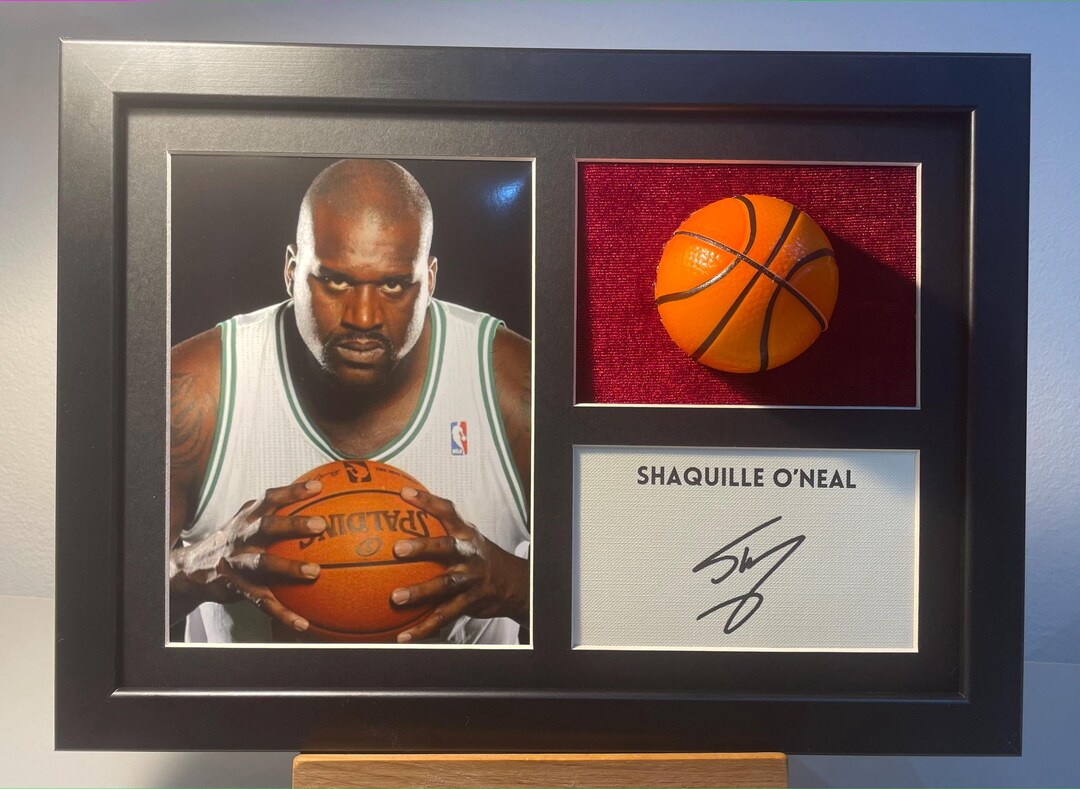 SHAQUILLE O'NEAL AUTOGRAPH in Elegant Display With Small Basketball ...