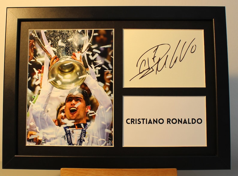 CRISTIANO RONALDO AUTOGRAPH Framed A4 / Signed Display- Memorabilia ...
