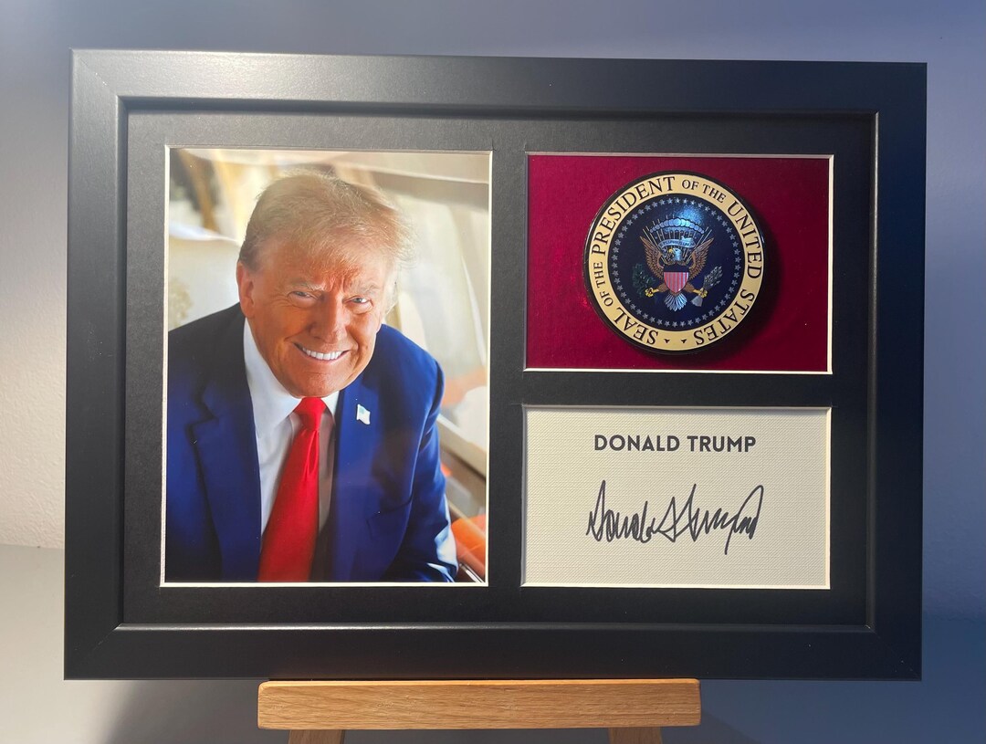 DONALD TRUMP Autograph- Framed A4 / Elegant Display- US President Seal ...
