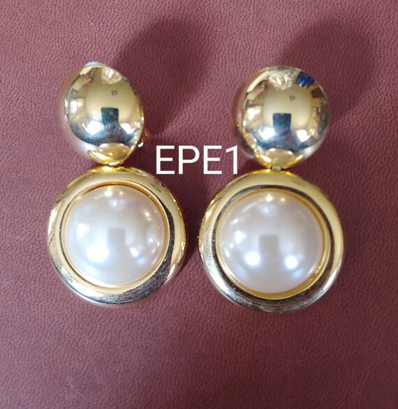 Erwin pearl clip earrings store