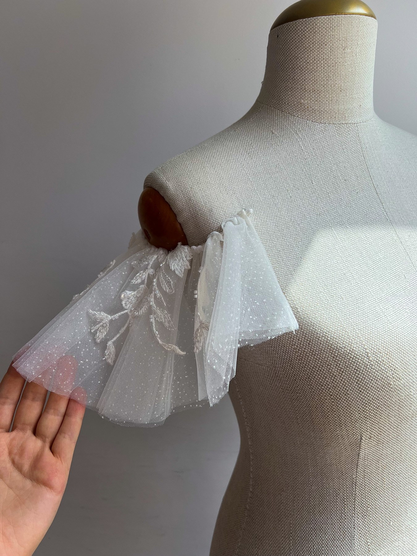 Enchanting Detachable Tulle Bridal Sleeves With Delicate Lace Appliqué ...