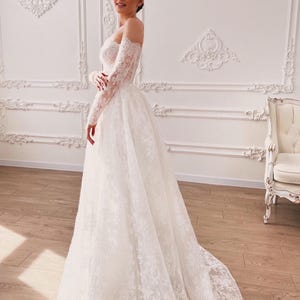 Off Shoulder Basque Waist Wedding Dress, Trendy Lace Corset Wedding ...