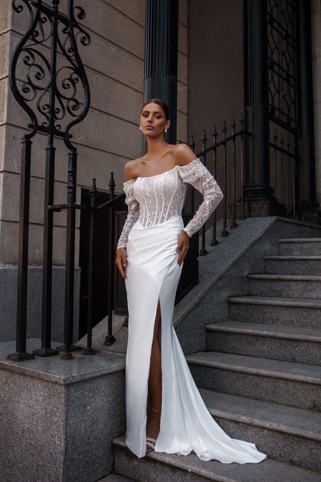 Lace Mermaid Wedding Dress, Basque Waistline Wedding Dress, Romantic V ...