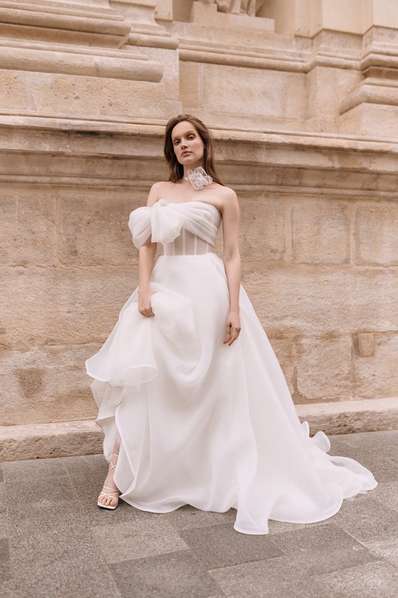 Elegant modern wedding dresses 60 photos - Astyledwedding.com