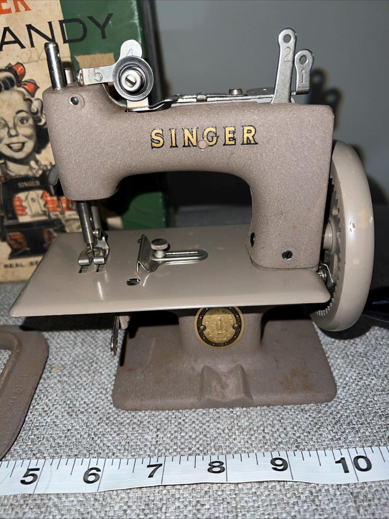 Vintage Singer Sew Handy Model 20 Sewing Machine W/ Original Box (box ...