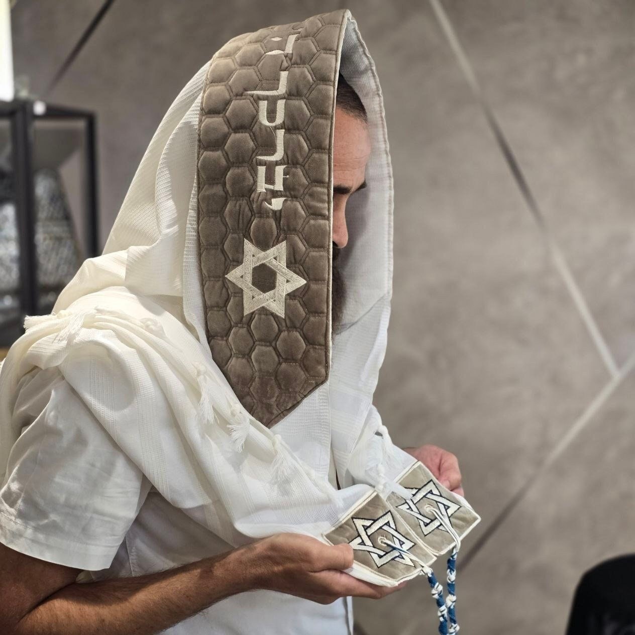 Handmade Judaica Art Embroidered Wool Talit for Men Wool Talit With ...