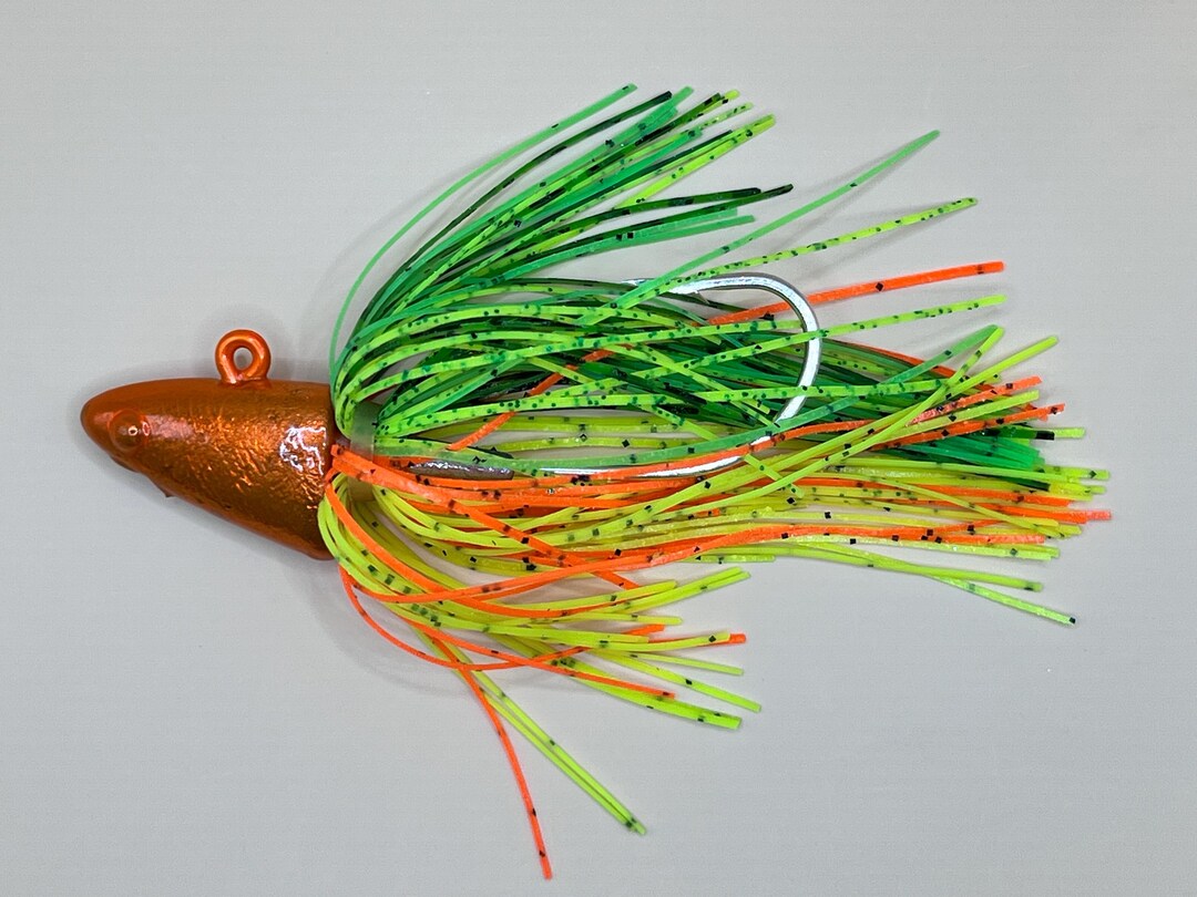 1 Ounce Skirted Jig With Plastic Trailer and Eagle Claw Salt Water 5/0 ...
