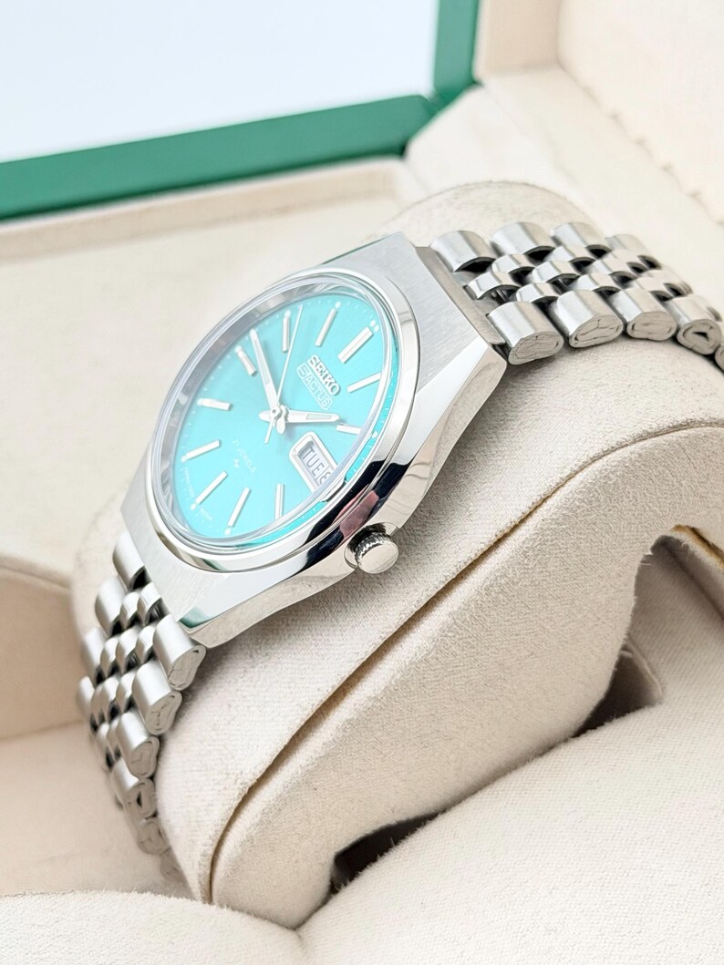 Vintage Seiko 5 Automatic Men's Watch: Sea Green Dial, Jubilee Bracelet ...