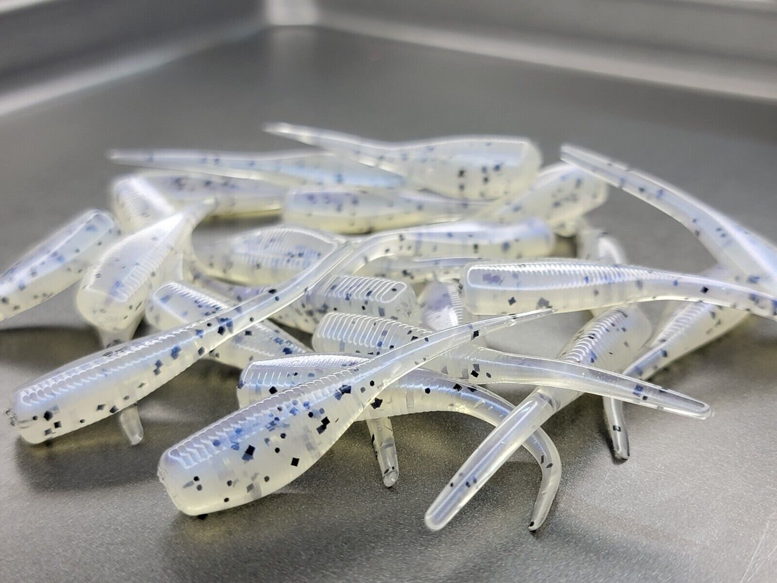 2" SLAB HUNTER 24 Pack "monkey Milk" Grubs Jigs Crappie Panfish Stinger ...