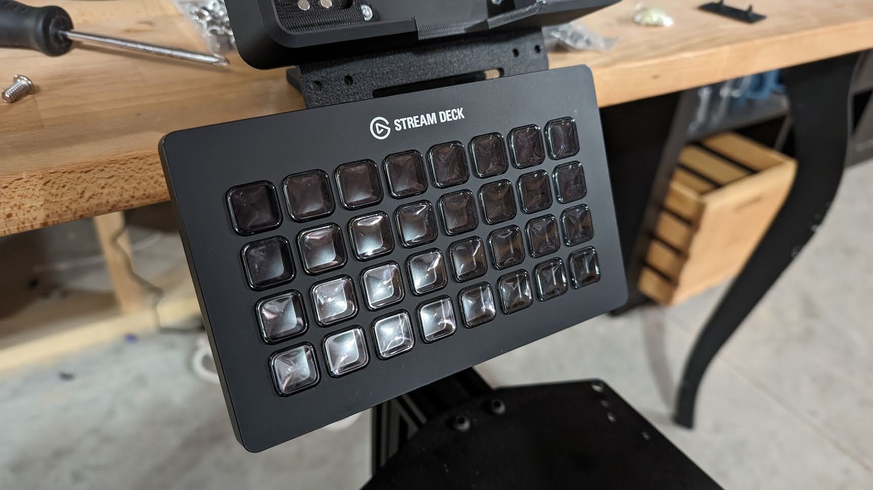 Stream Deck XL Mount (VESA 75 and AMPS Compatible) - Etsy