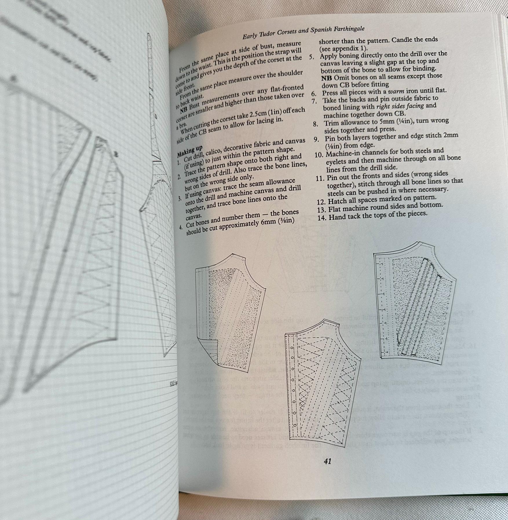 Period Costume Patterns Book: Women's Dress 1500-1800, Jean Hunnisett ...