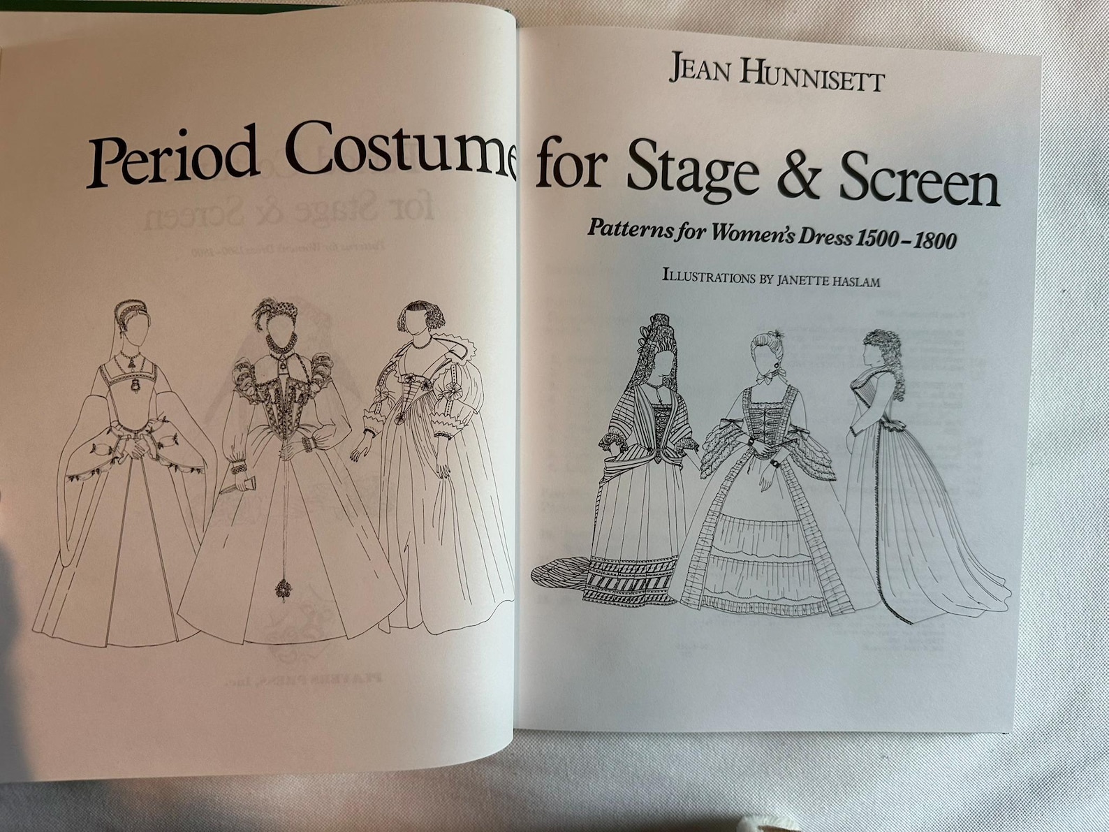 Period Costume Patterns Book: Women's Dress 1500-1800, Jean Hunnisett ...