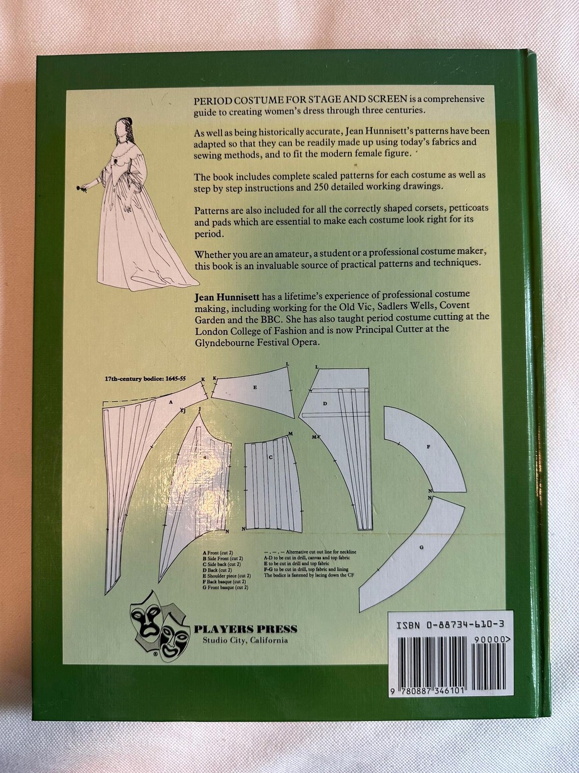 Period Costume Patterns Book: Women's Dress 1500-1800, Jean Hunnisett ...