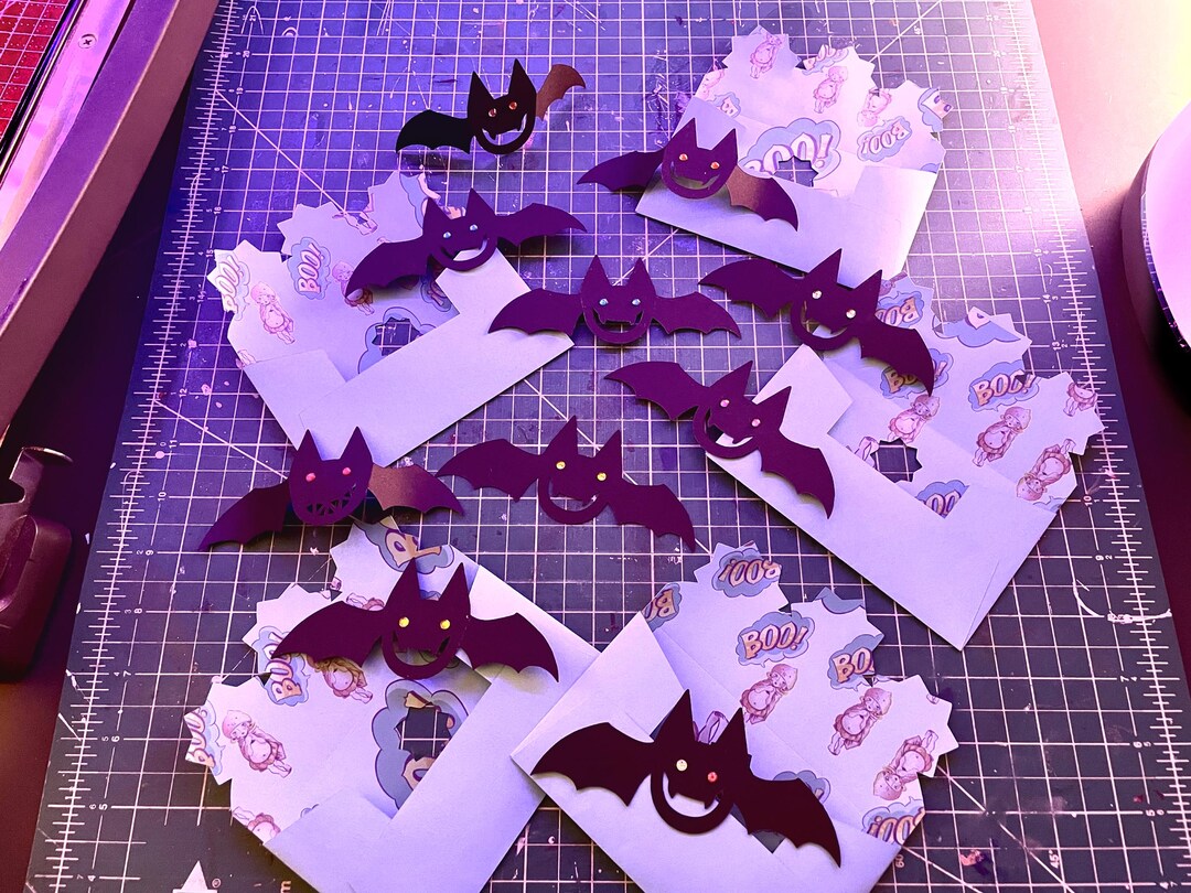 BAT MOBILE Hand Crafted Paper Decor Set for Halloween Night - Etsy