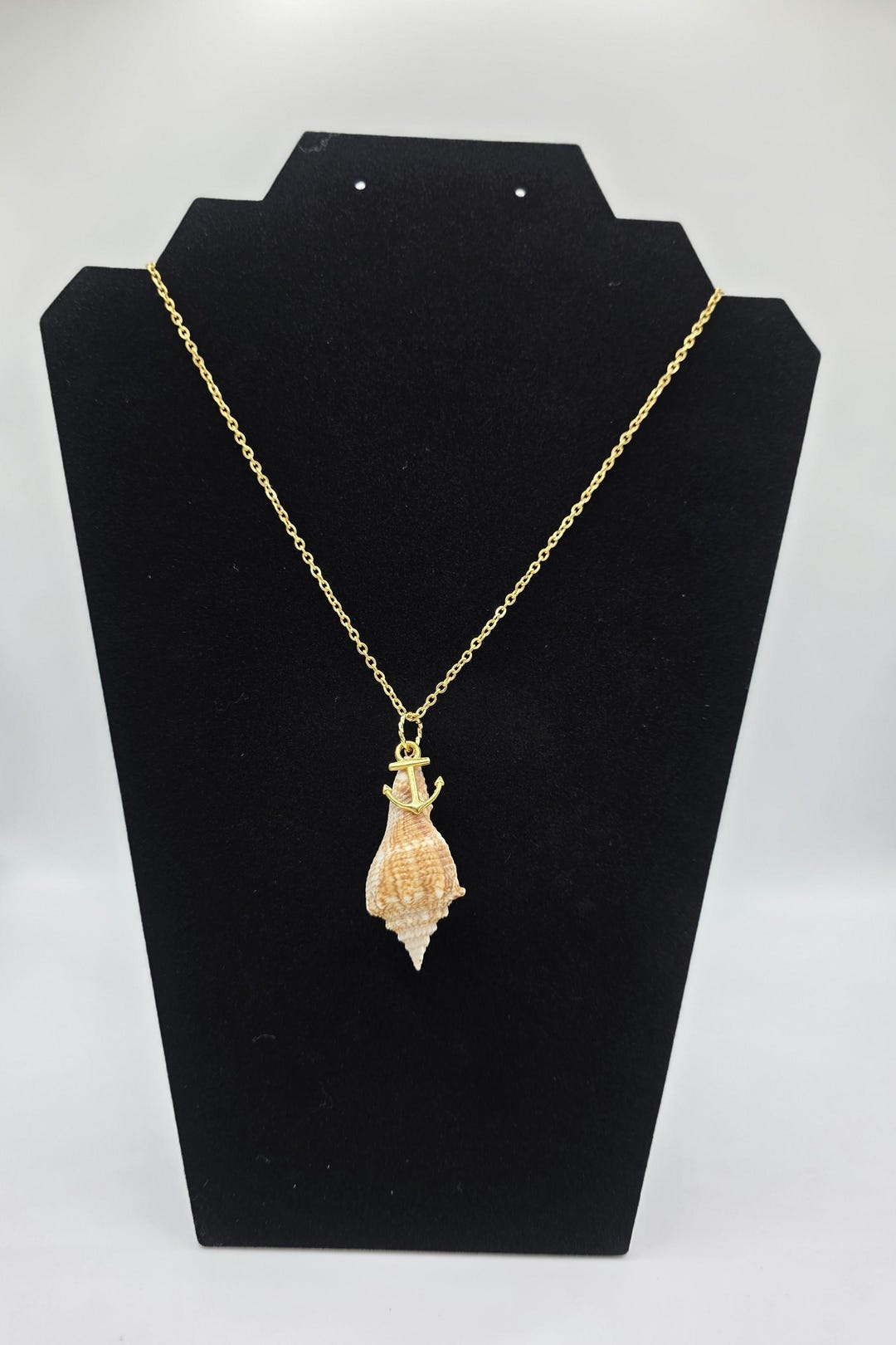 Florida Fighting Conch Shell Pendant: Handmade Beach Jewelry - Etsy