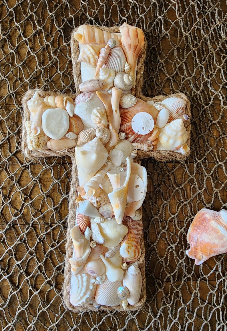 Seashell Cross Wall Art: Coastal Beach House Decor (12x7) - Etsy