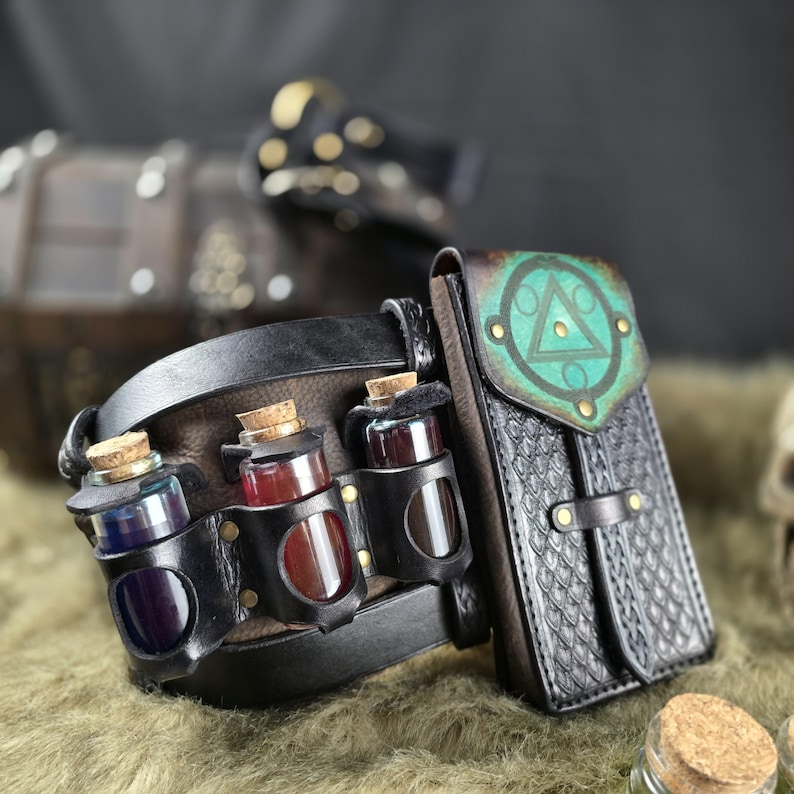 Viper Alchemist Leather Thigh Holster: LARP Cosplay Potion Baldric - Etsy