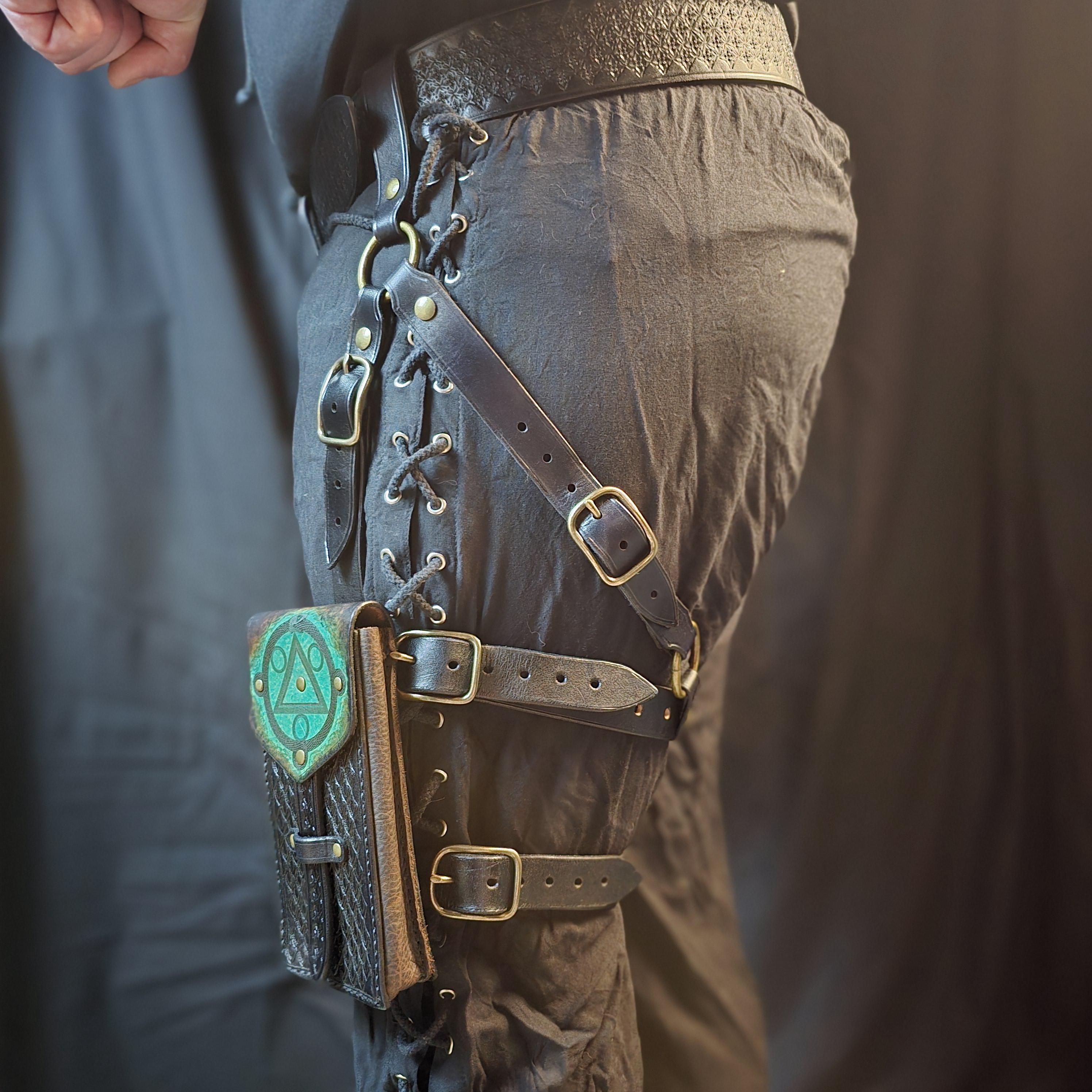 Viper Alchemist Leather Thigh Holster: LARP Cosplay Potion Baldric - Etsy