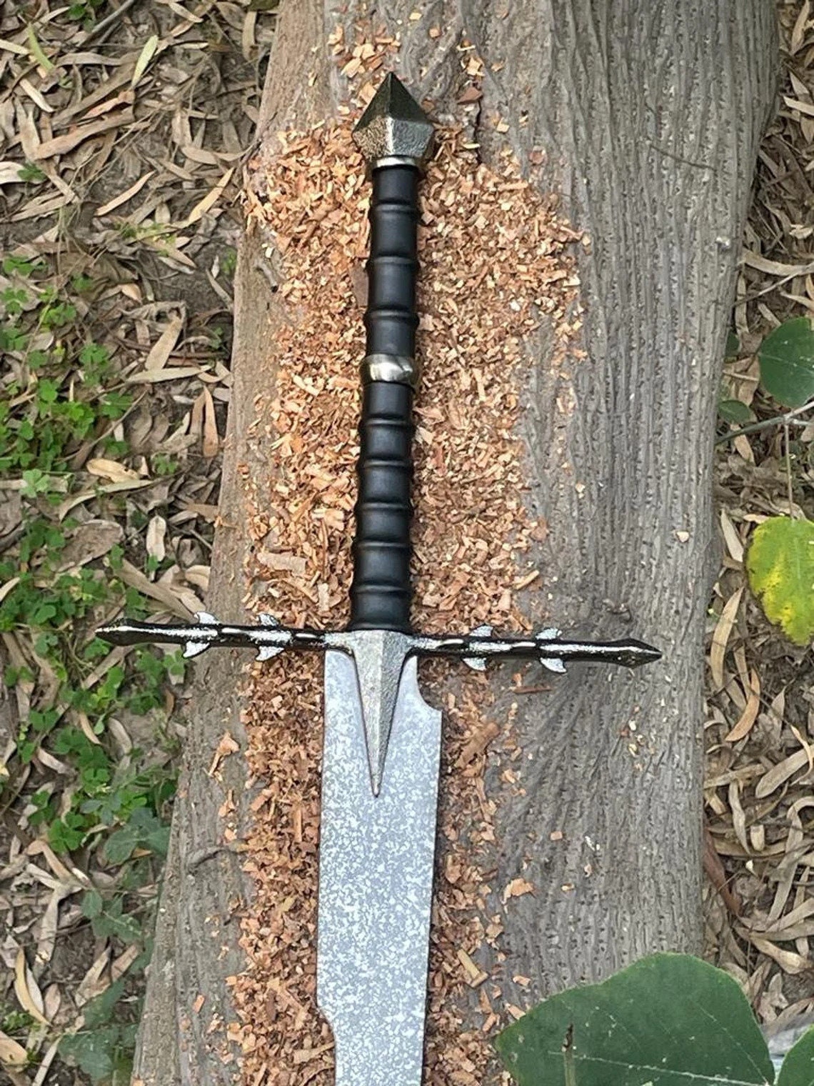 Hand-forged Nazgul Sword Custom Engraved LOTR King Aragorn Ranger Blade ...