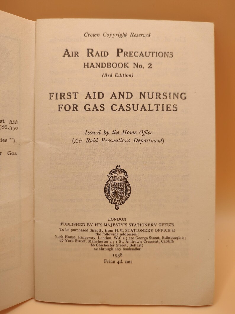 1938 WW2 Air Raid Precautions Handbook: First Aid for Gas Casualties - Etsy