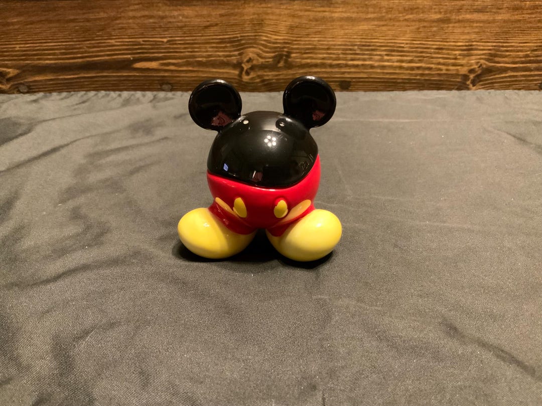 Disney Theme Park Original- Mickey Mouse Salt and Pepper Shaker Set - Etsy