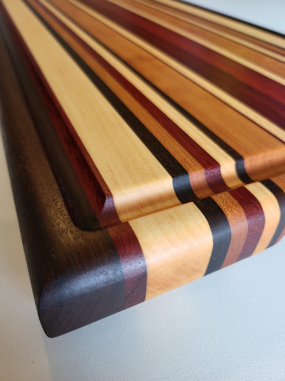 Edge Grain Cutting Board - With Juice Groove, Grip Handles & Feet - Etsy