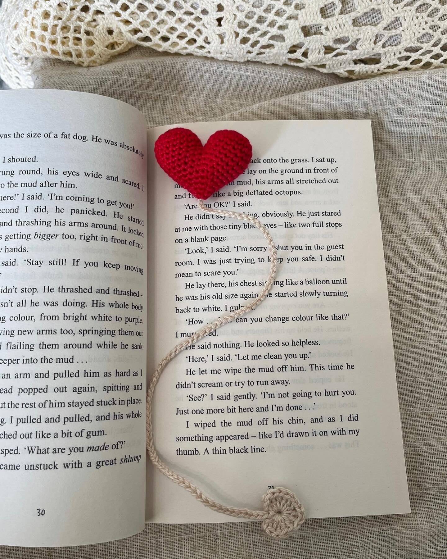 Knitted Heart Bookmark. Book Accessories. Crochet Bookmark. - Etsy UK