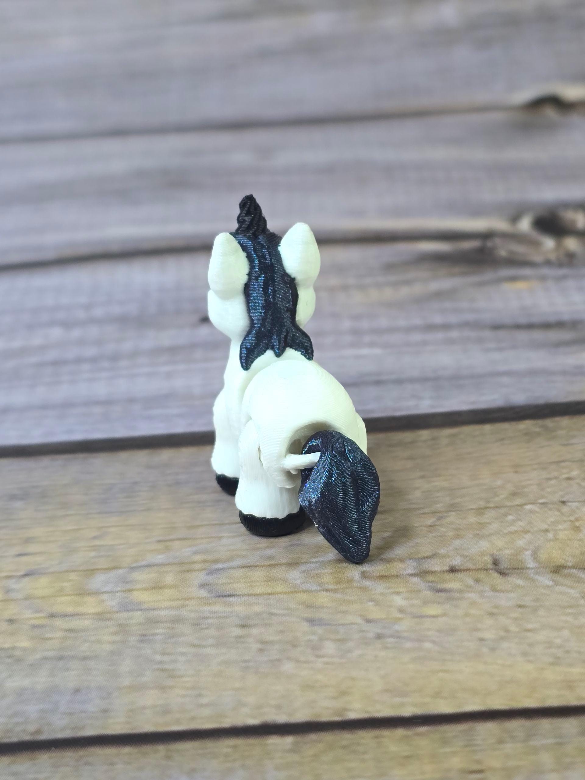 3D Printed Articulated Unicorn Toy: Fantasy Desk Decor - Etsy