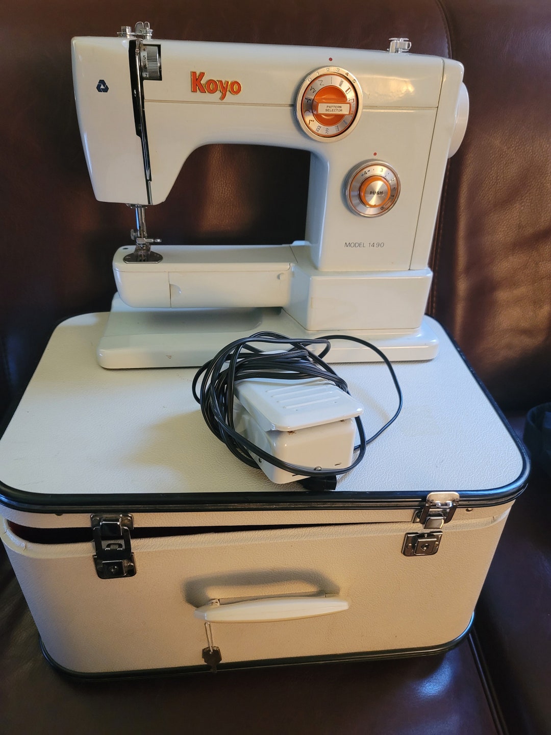 Vintage KOYO Sewing Machine Model 1490 Carrying Case With Keys - Etsy