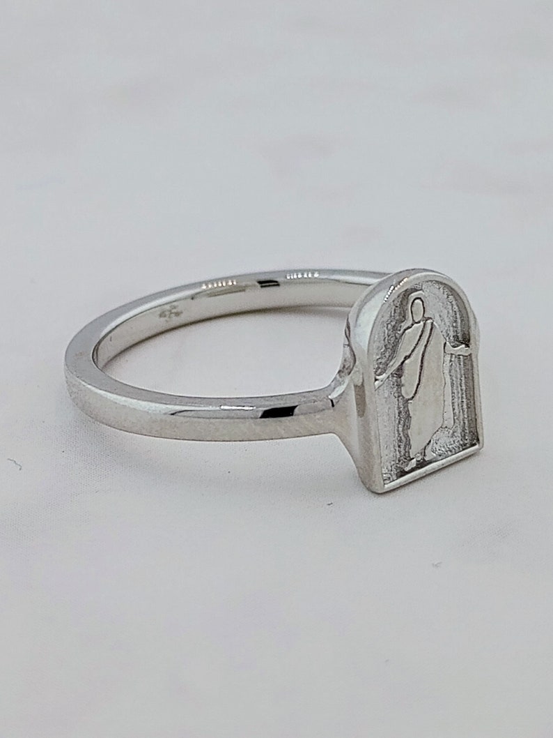 Christus Statue Jesus Ring - Etsy